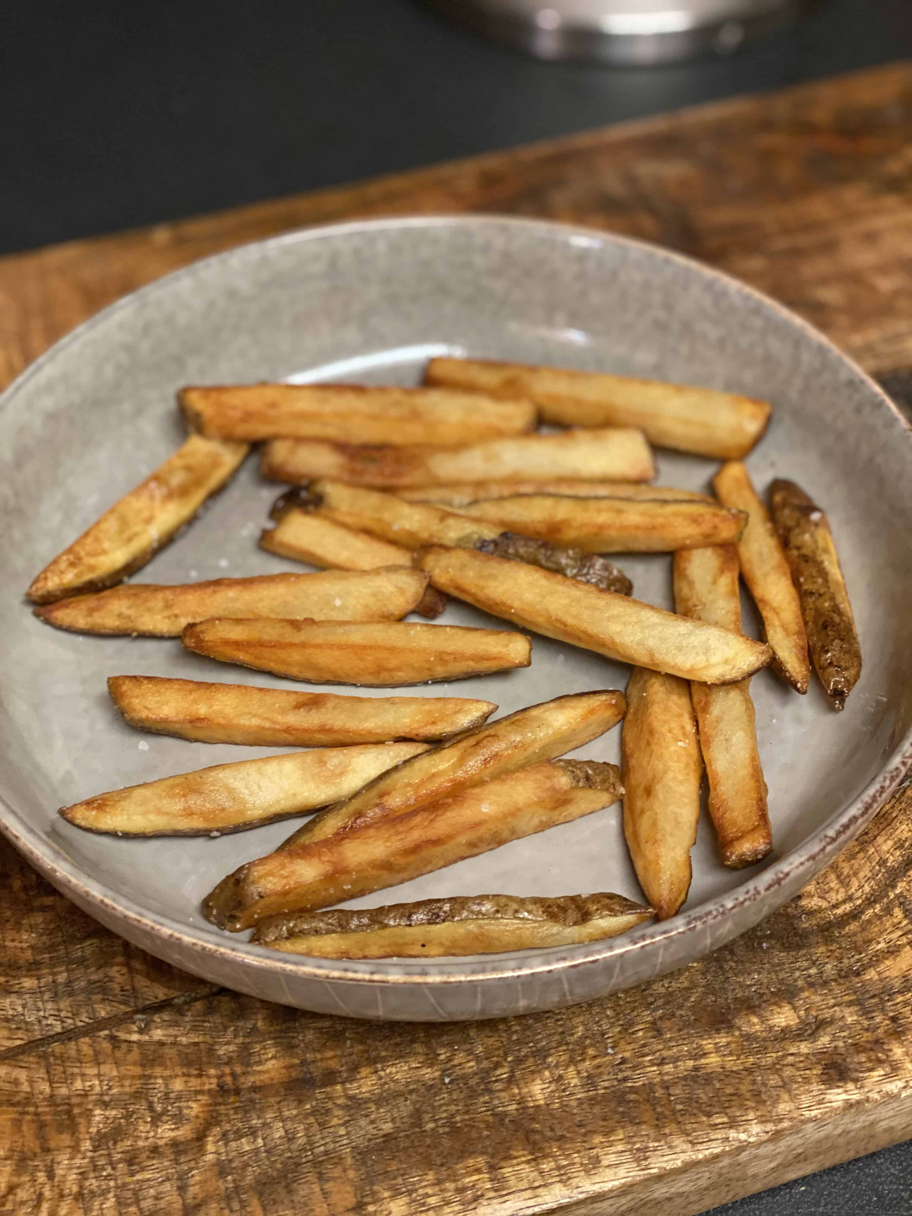 POUTINE | CANADIAN FOOD | COMFORT FOOD
